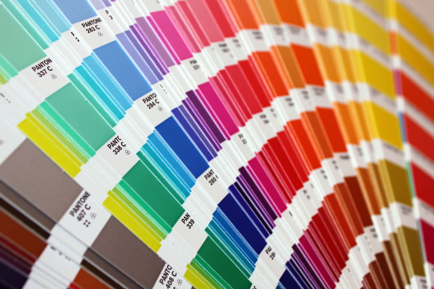 Pantone, CMYK e RGB - os diferentes sistemas de cores - Gráfica Forma Certa Pantone, CMYK e RGB - os diferentes sistemas de cores - Gráfica Forma Certa
